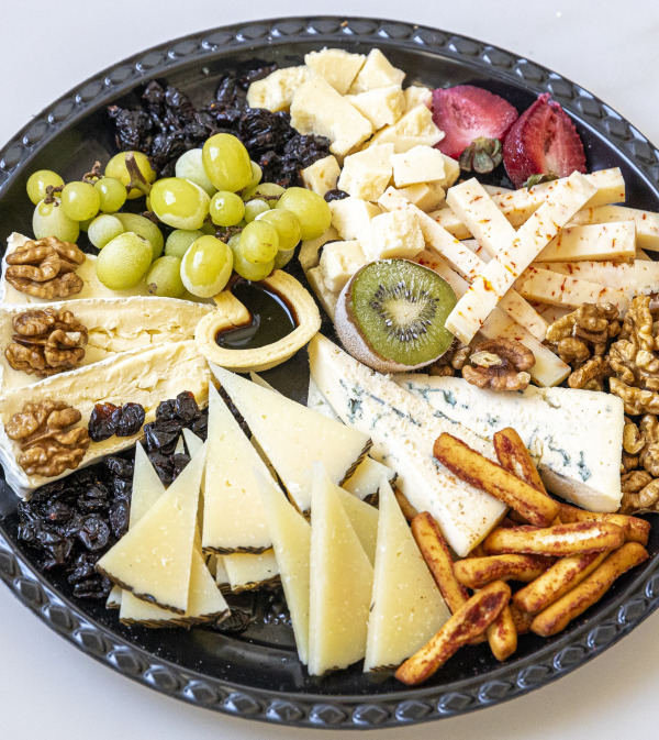 Get Spiritz | Cheese Platter #2 (serves 2-4 persons)